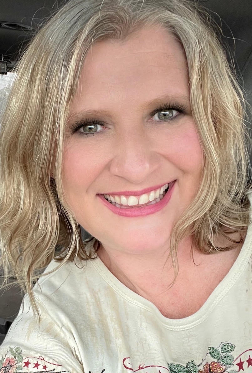 ABOUT THE AUTHOR – The Pilot Wife Life